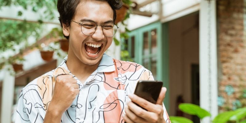 Sports Fan Engagement: 14 Creative Tactics to Ignite Passion & Loyalty